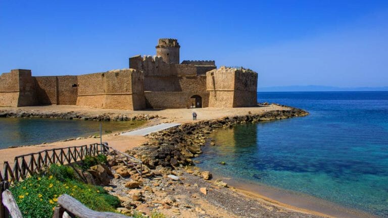 Crotone - info turismo: spiagge e cose da fare 2023